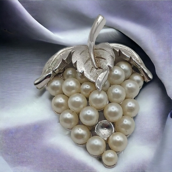 Jewelry | Vintage 6s Trifari Silverstone Grape Cluster Brooch | Poshmark